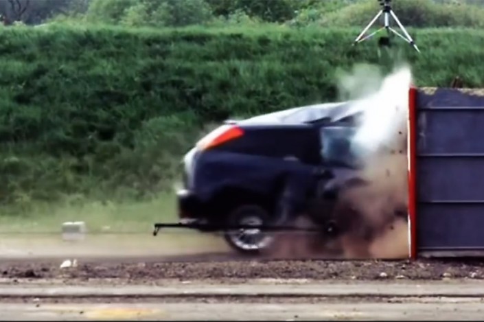 Ford Focus crash test - Pulverisiert!