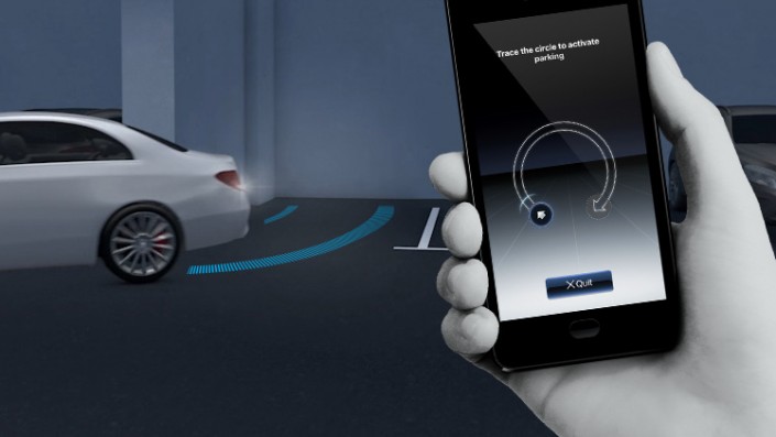 Mercedes-Benz Remote Park-Pilot (Videos)