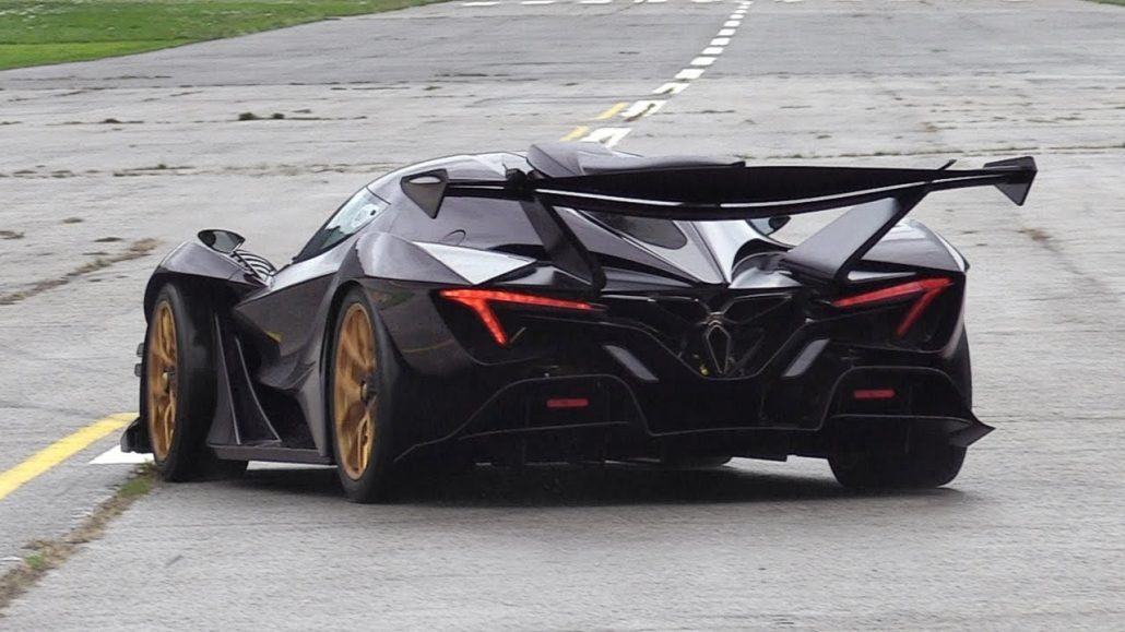 Fährt ein Apollo Intensa Emozione in die Schweizer Alpen
