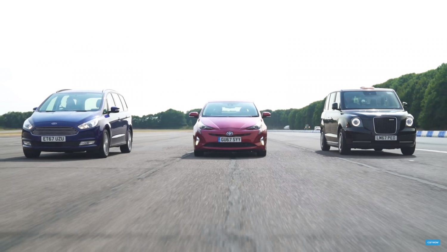 Taxi Drag Race: Ford Galaxy vs. Toyota Prius vs. typisches London-Taxi